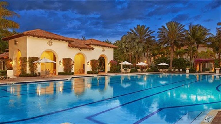 The Oaks at Boca Raton | Family Friendly Community